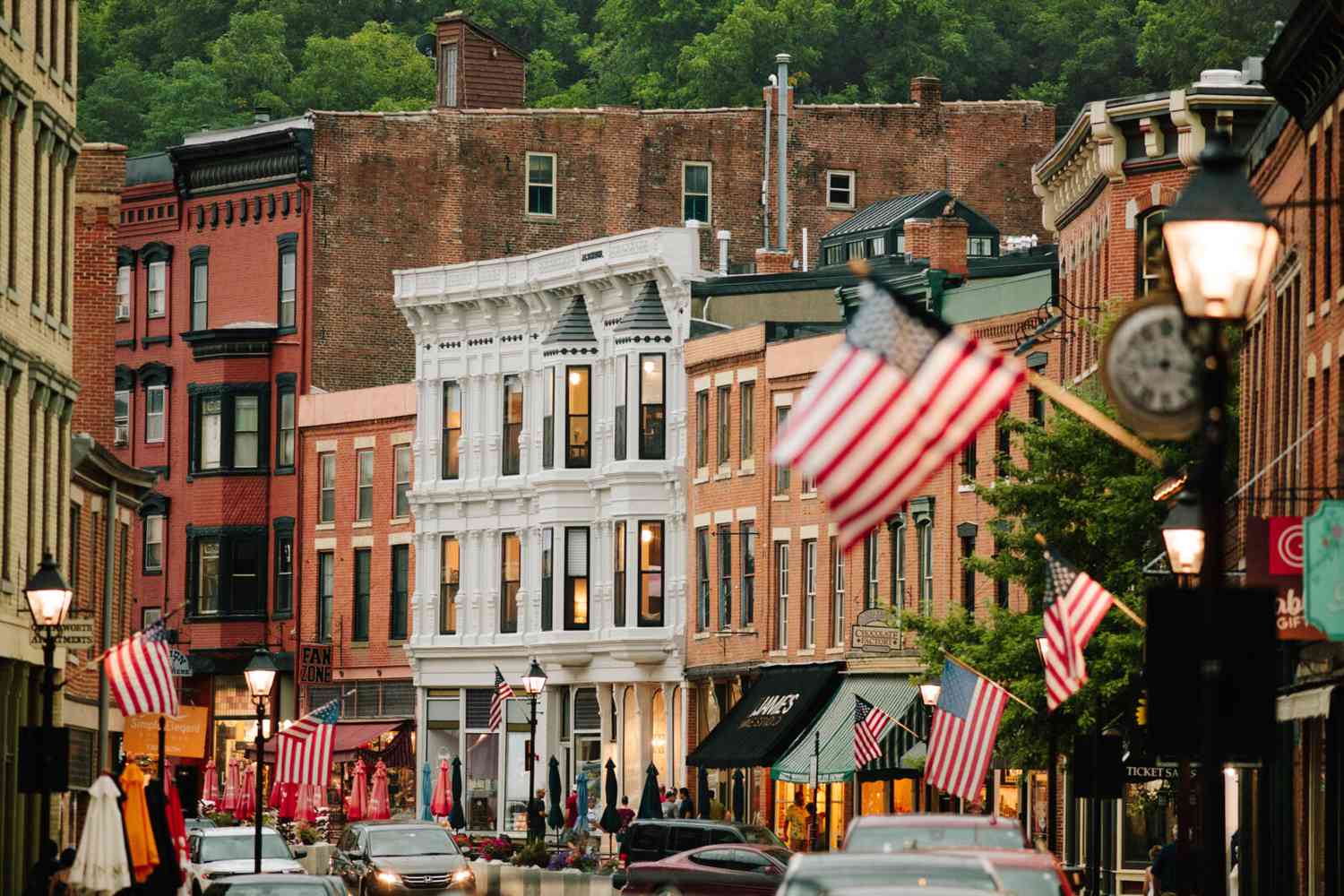 Top or Best Graphic for Streaming Agencies and Companies in Schaumburg ...