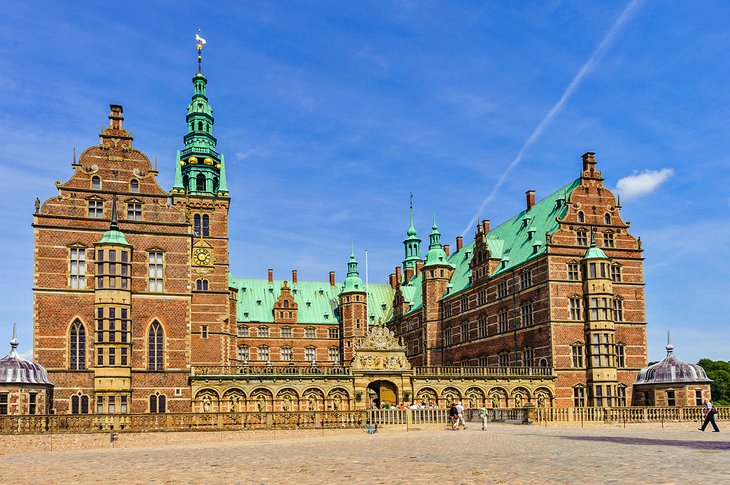 Top Email Campaign Design Agencies in Denmark – DolFinContentShop